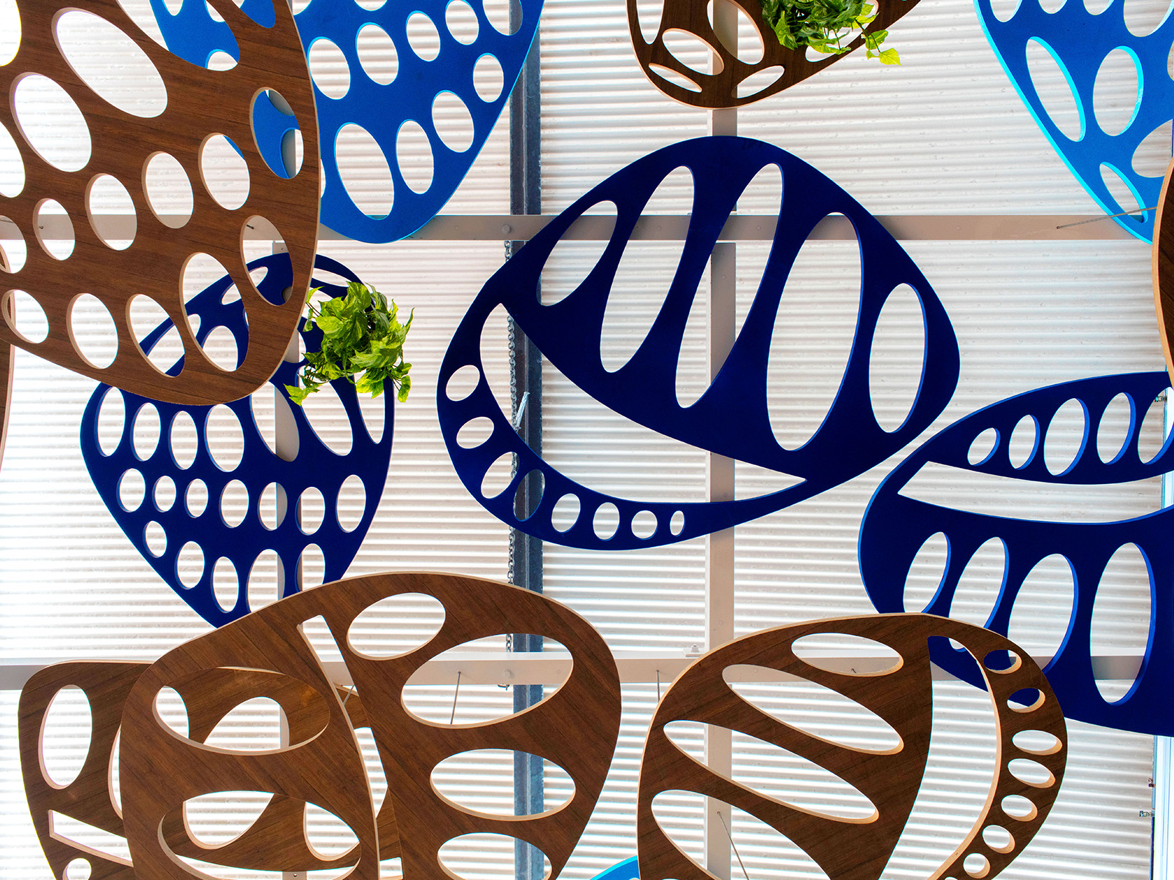 SCN - Experiential graphics extend the architectural design - i2C ...